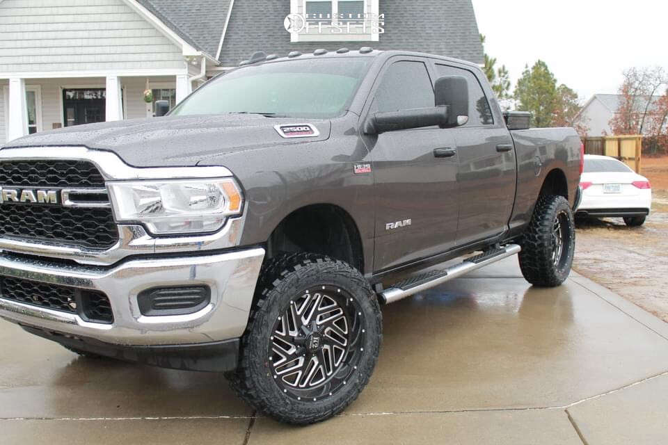 2020 Ram 2500 with 22x10 -18 K2 Offroad Rampage and 35/12.5R22 Kanati ...