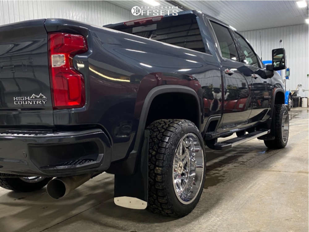 2020 Chevrolet Silverado 2500 HD with 22x12 -44 Hostile Sprocket and 33/12.5R22 Toyo Tires Open ...