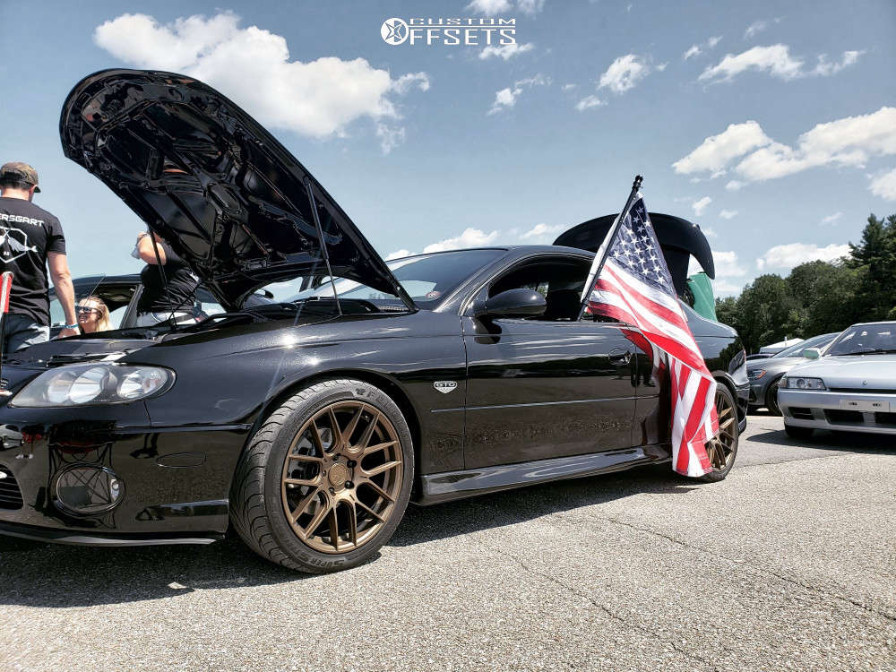 2004 Pontiac GTO with 18x8.5 35 Aodhan AH-X and 245/40R18 Federal SS595 ...