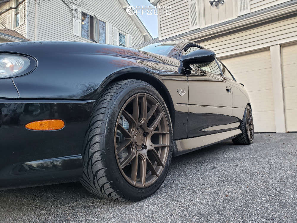 2004 Pontiac GTO with 18x8.5 35 Aodhan AH-X and 245/40R18 Federal SS595 ...