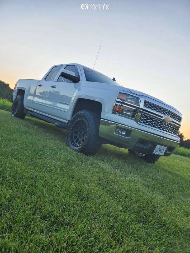 2015 Chevrolet Silverado 1500 with 18x9 -12 Method Mesh and 285/65R18 ...