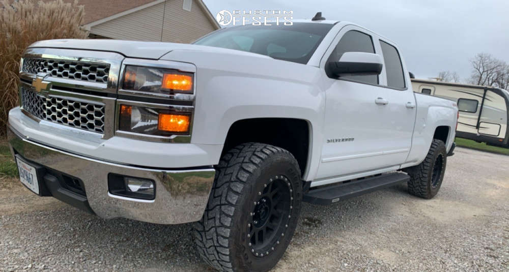 2015 Chevrolet Silverado 1500 with 18x9 -12 Method Mesh and 285/65R18 ...