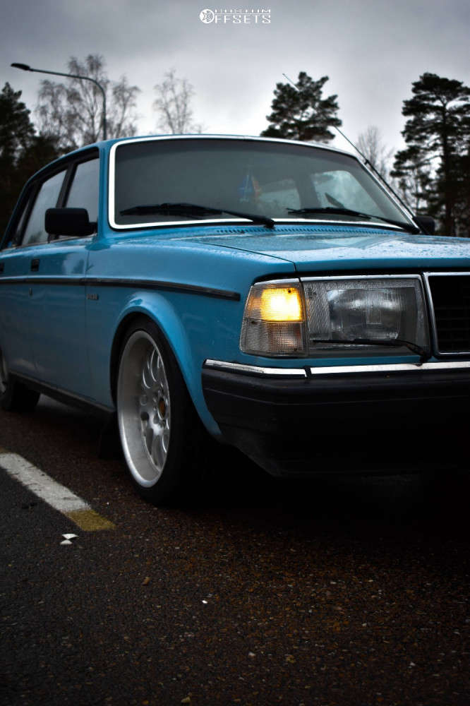 1983 Volvo 244 with 18x8.5 13 Rondell 0058 and 225/40R18 Landsail Ls588 ...