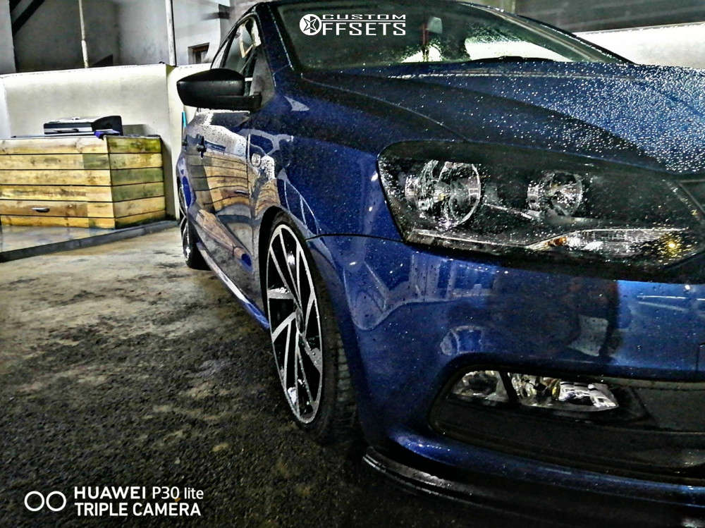 2019 Volkswagen GTI with 17x7.5 35 OEM Wheels Spielberg and 205/40R17 ...