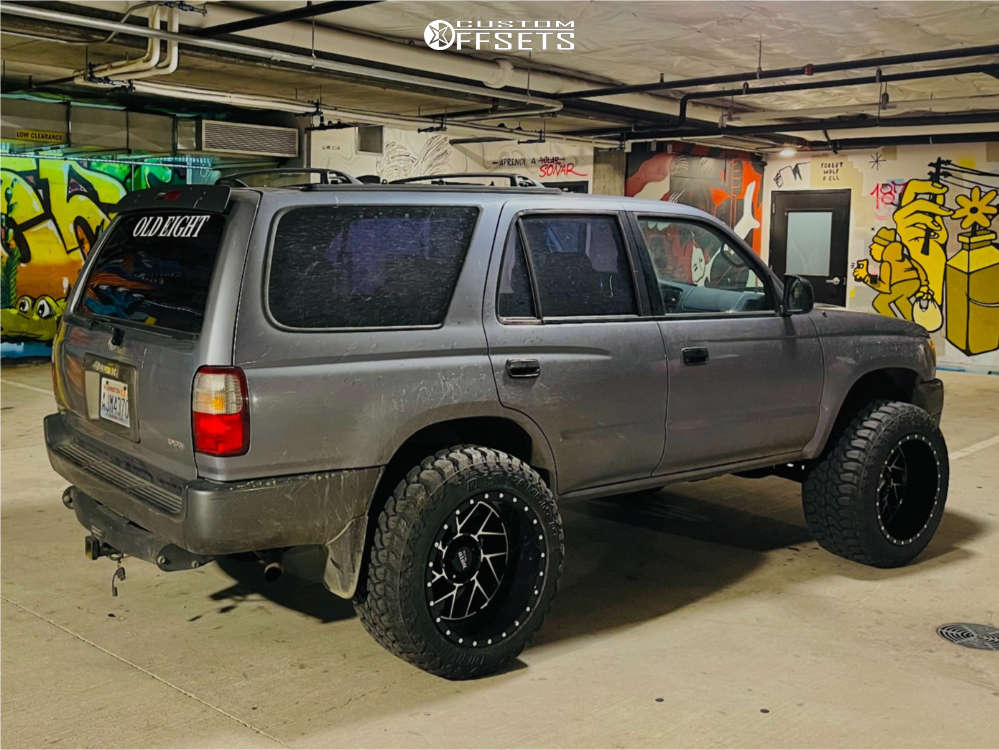1996 Toyota 4Runner with 20x12 -44 Moto Metal MO985 and 33/12.5R20 ...