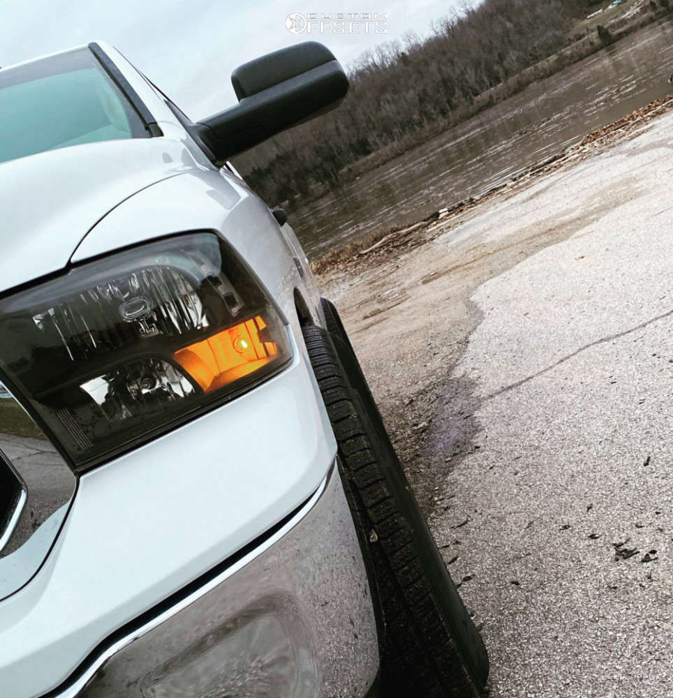 2014 Ram 1500 with 20x10 -19 Hardrock Gunner and 33/12.5R20 Supermax ...