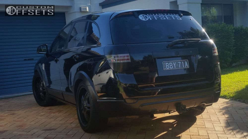 2007 Holden Captiva with 20x8.5 38 MST 725 and 245/8.5R20 Achilles ...