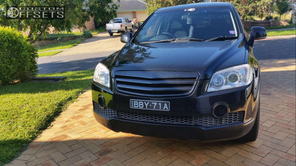 2007 Holden Captiva with 20x8.5 38 MST 725 and 245/8.5R20 Achilles ...