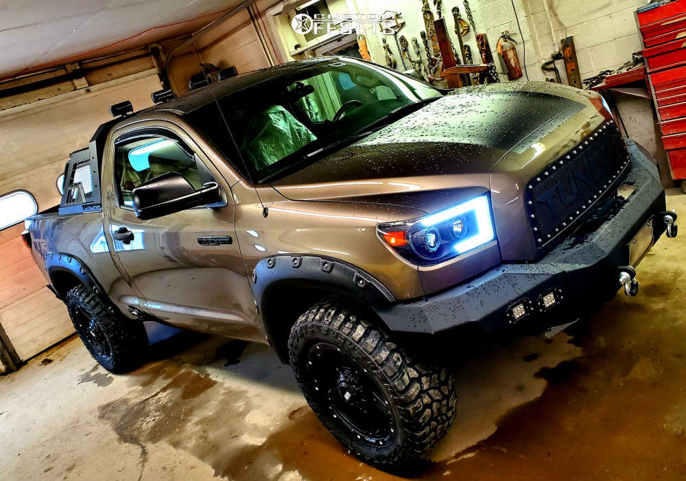 2007 Toyota Tundra with 20x9 Grid Gd04 and 305/55R20 Cooper Discoverer ...