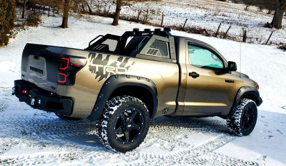 2007 Toyota Tundra with 20x9 Grid Gd04 and 305/55R20 Cooper Discoverer ...