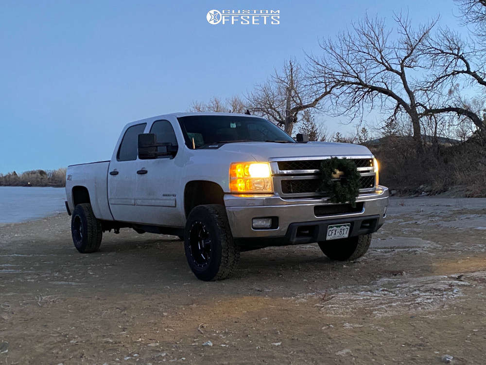 2011 Chevrolet Silverado 2500 HD with 17x10 -24 Moto Metal Mo962 and ...