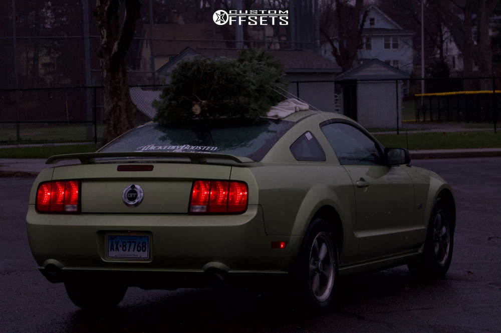 2006 Ford Mustang with 18x8.5 40 American Muscle Bullitt and 235/45R18 ...