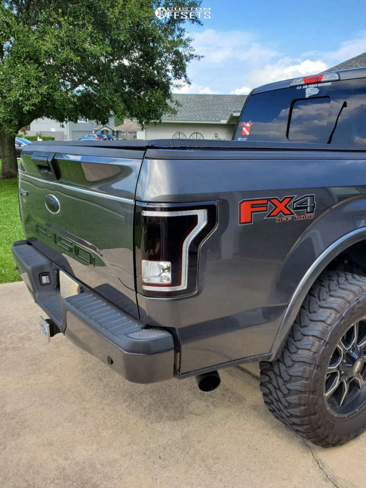 2015 Ford F-150 with 20x9 -12 Moto Metal Mo983 and 35/12.5R20 Toyo ...