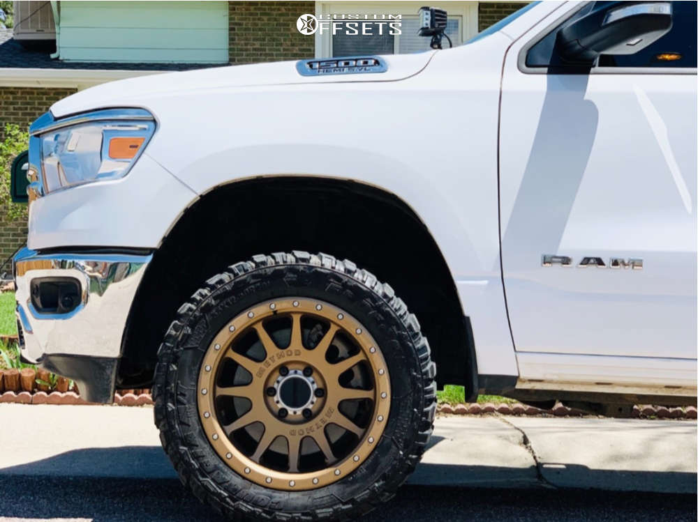 2019 Ram 1500 with 20x10 -24 Method Nv and 33/12.5R20 Federal Couragia ...