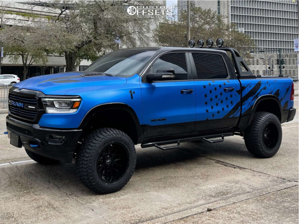 2020 Ram 1500 with 20x12 -44 Motiv Offroad Magnus and 35/12.5R20 AMP ...