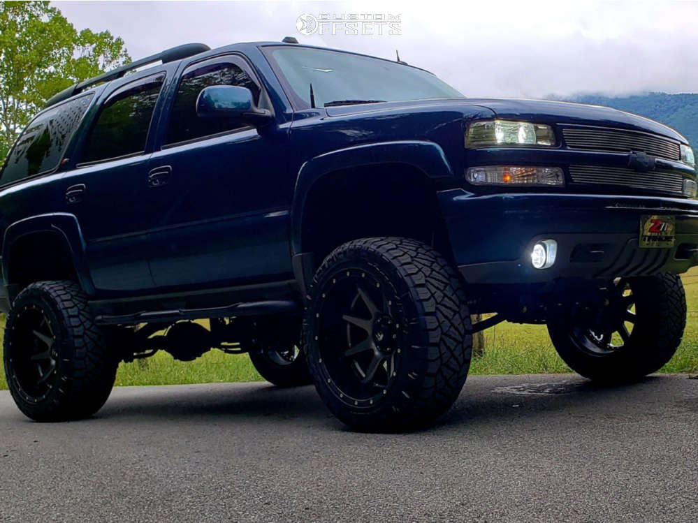 2005 Chevrolet Tahoe with 22x12 -44 Fuel Rampage and 35/12.5R22 Nitto ...