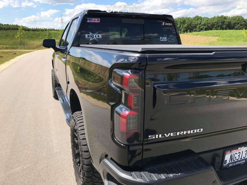 2019 Chevrolet Silverado 1500 with 20x9 1 Fuel Blitz and 305/55R20 ...