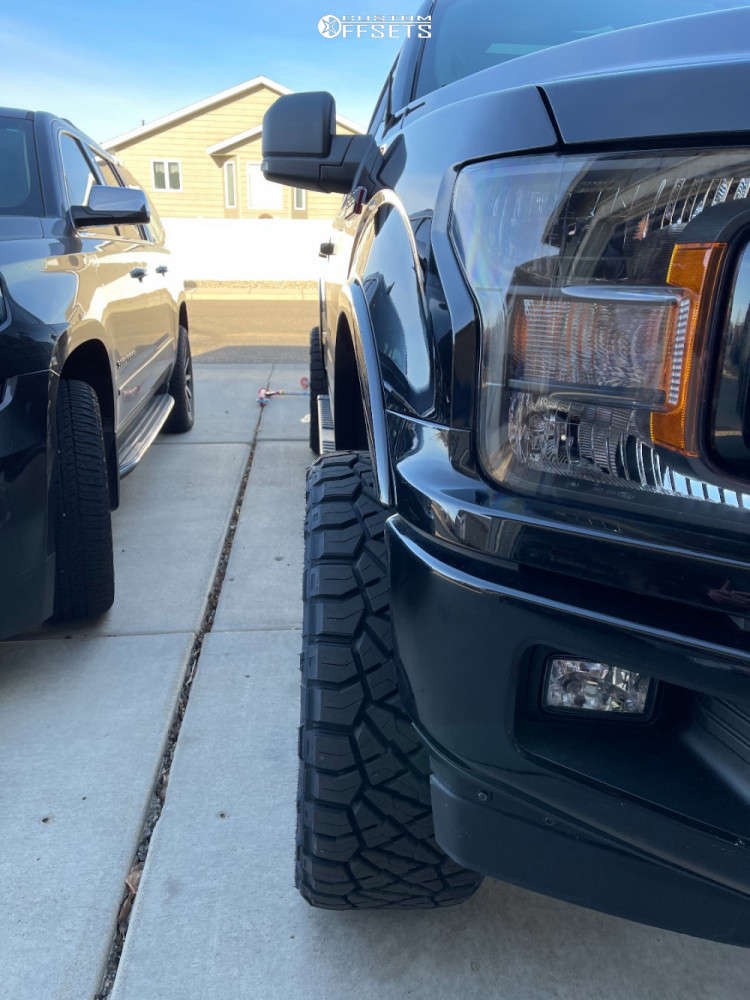 2018 Ford Explorer Sport with 22x10 -25 Fuel Maverick and 33/12.5R22 ...