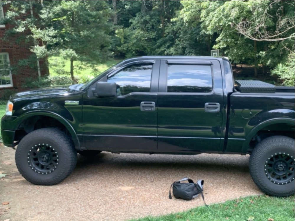 2006 Ford F-150 with 17x8.5 -0 Method Mesh and 35/12.5R17 Pro Comp All ...