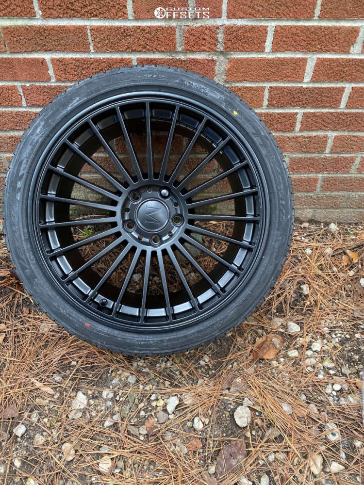 2011 Mercedes-Benz C300 with 18x8.5 42 Mandrus 23 and 225/40R18 Lexani ...