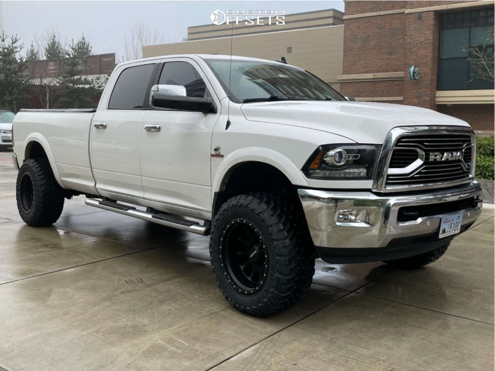 2016 Ram 2500 with 20x12 -52 Method Mr605 and 35/13.5R20 Toyo Tires ...