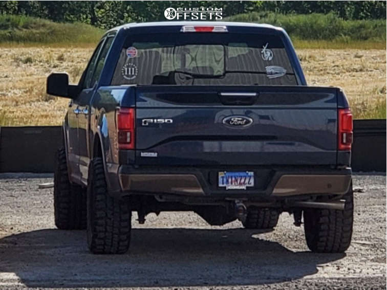 2016 Ford F-150 with 20x10 -25 Vision Razor and 33/12.5R20 Federal ...