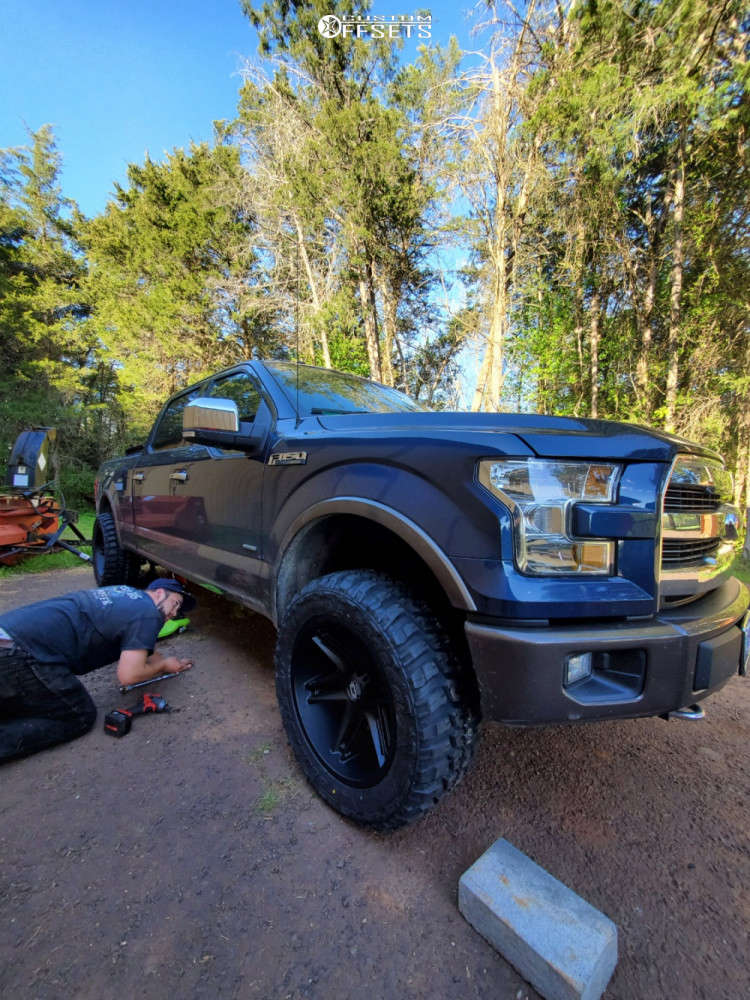 2016 Ford F-150 with 20x10 -25 Vision Razor and 33/12.5R20 Federal ...