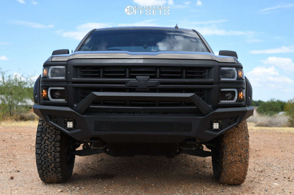 2014 Chevrolet Silverado 1500 with 18x9 -12 Ultra Hunter and 275/70R18 ...
