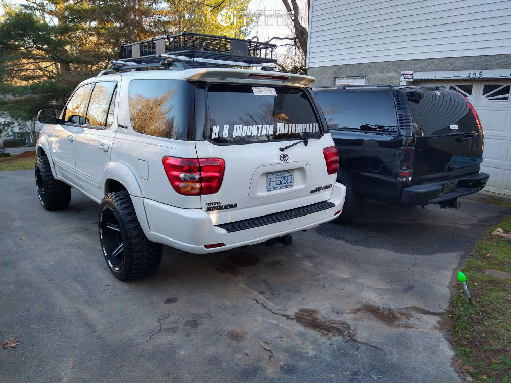 2004 Toyota Sequoia with 22x12 -44 V-Rock Ambush X and 33/12.5R22 ...