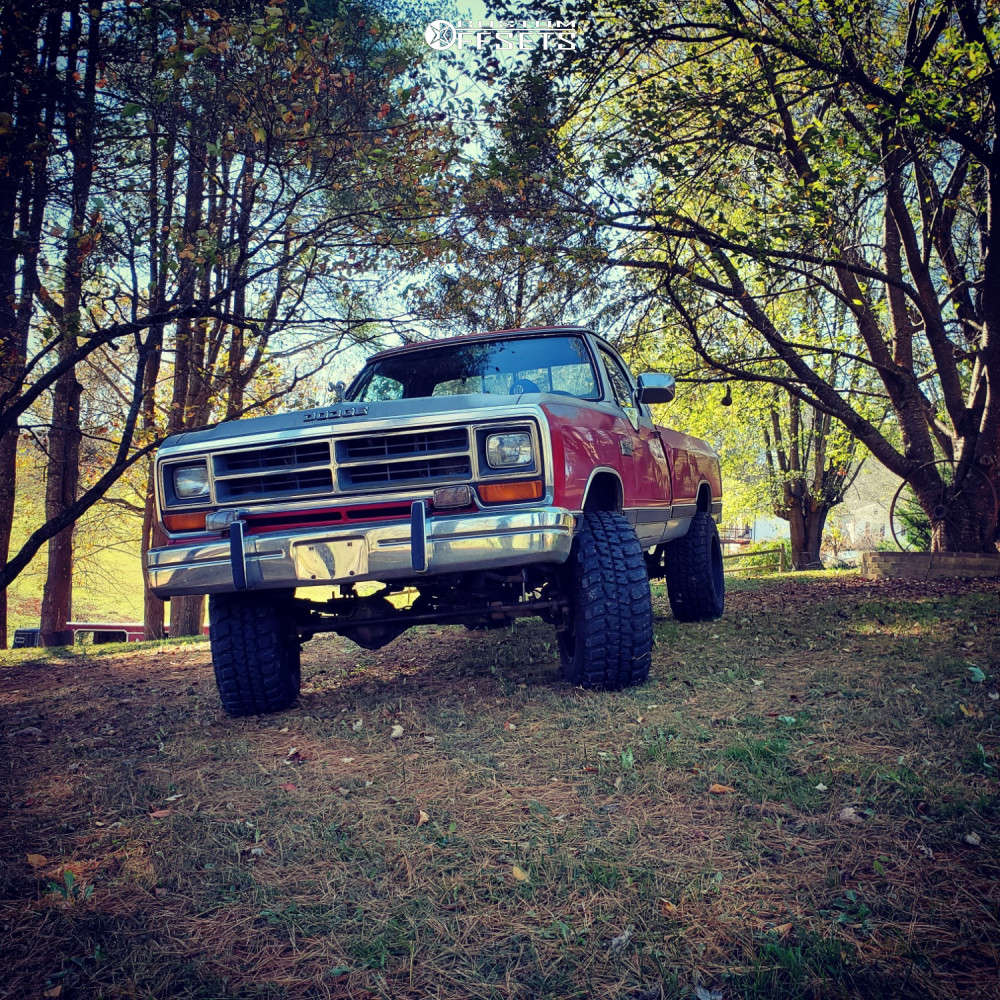 1988 Dodge W150 with 20x12 -51 Vision Split and 35/12.5R20 Federal ...