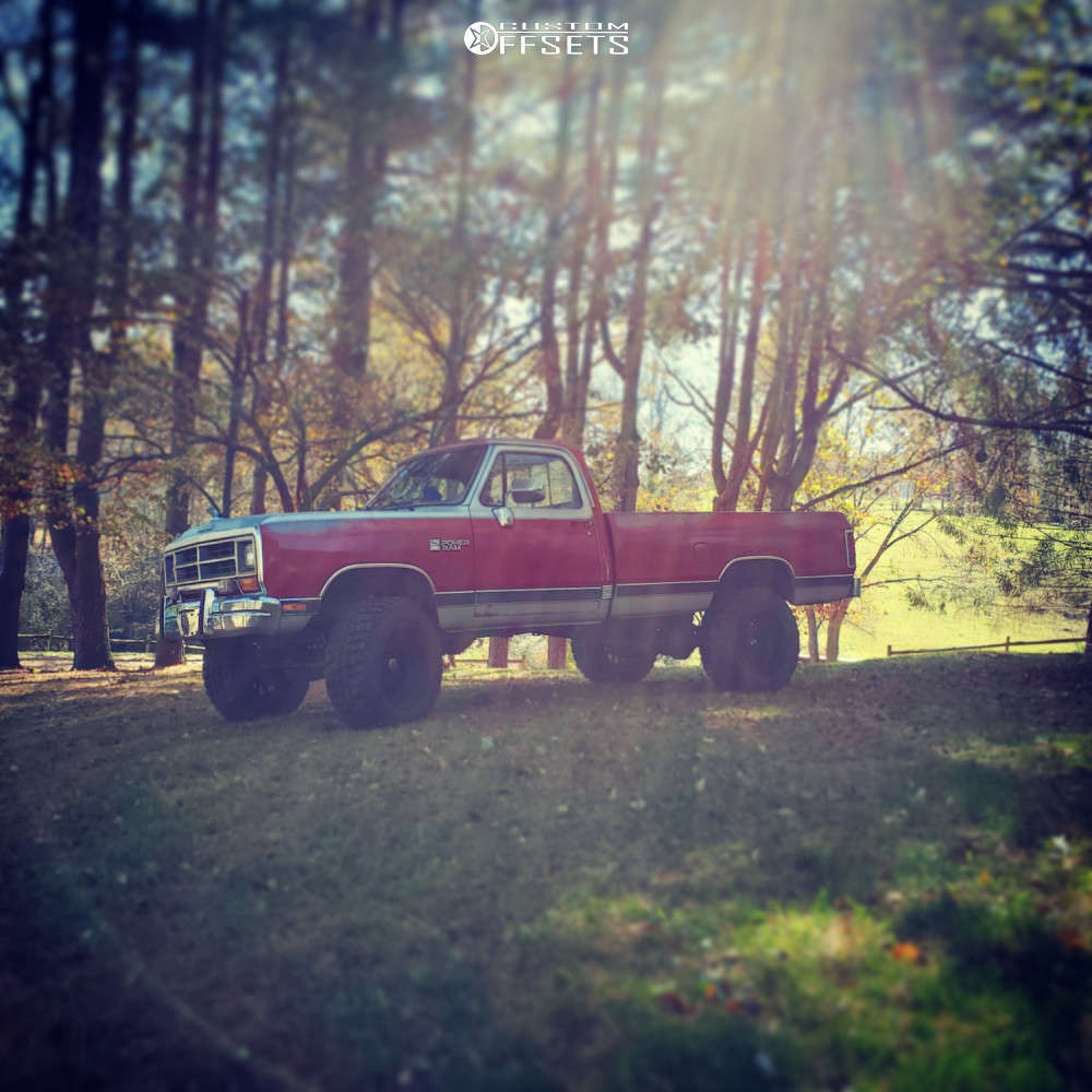 1988 Dodge W150 with 20x12 -51 Vision Split and 35/12.5R20 Federal ...