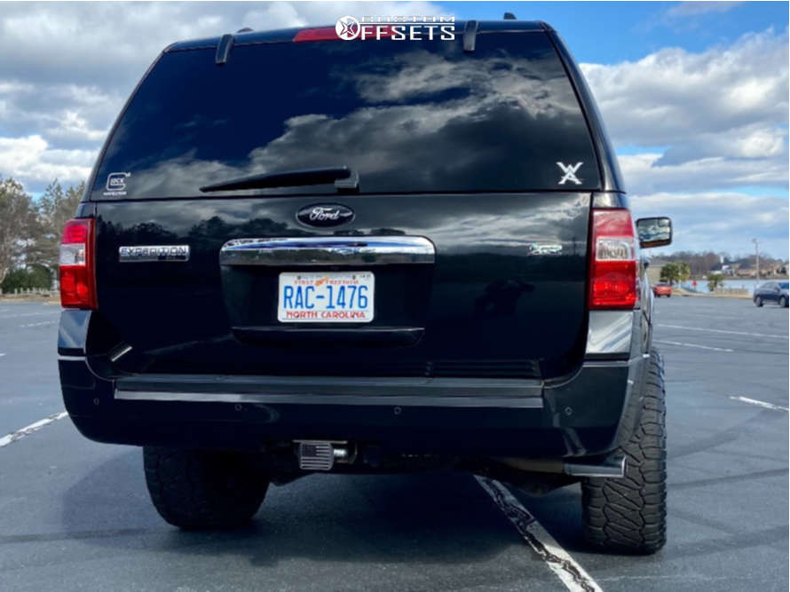 2012 Ford Expedition with 20x9 2 Fuel Hardline and 33/12.5R20 Nitto ...