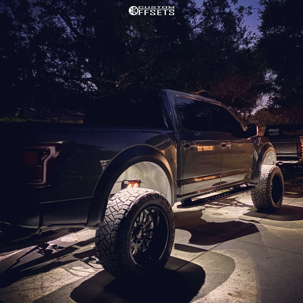 2020 Ford Raptor with 22x12 -51 Cali Offroad Summit and 305/50R22 Nitto ...