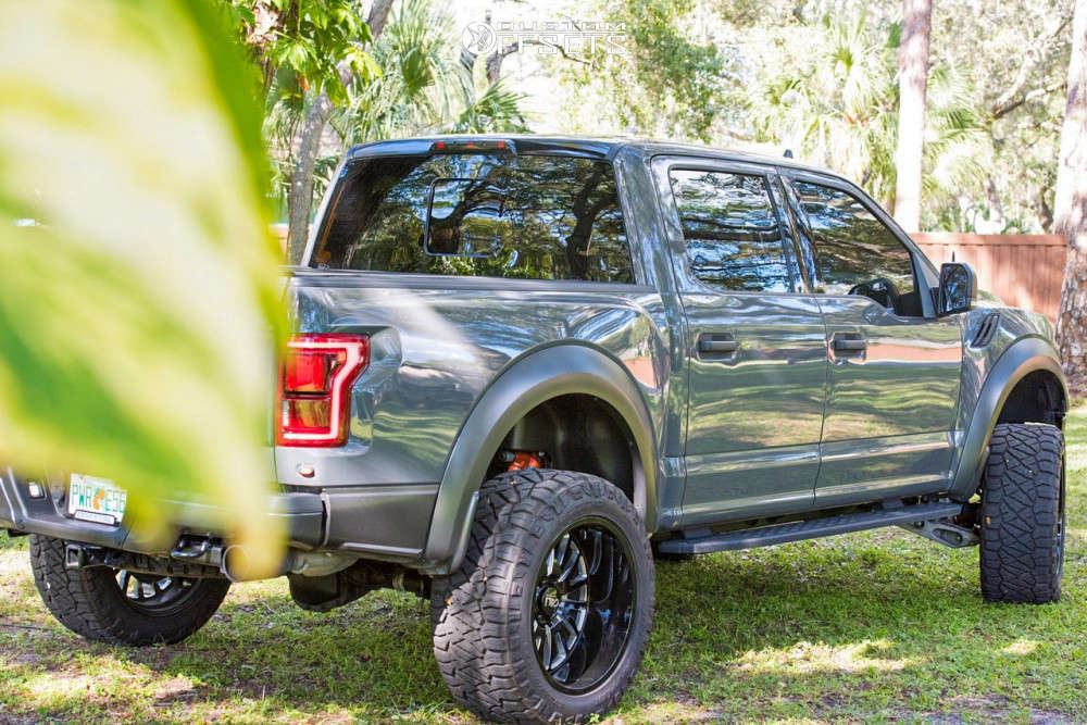 2020 Ford Raptor with 22x12 -51 Cali Offroad Summit and 305/50R22 Nitto ...