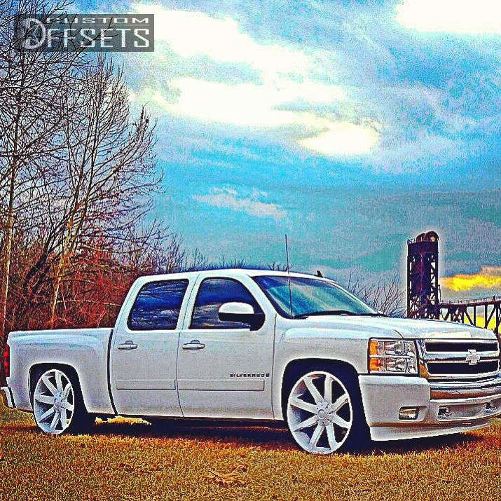 2008 Chevrolet Silverado 1500 with 26x9.5 28 KMC Slide and 295/25R26 ...
