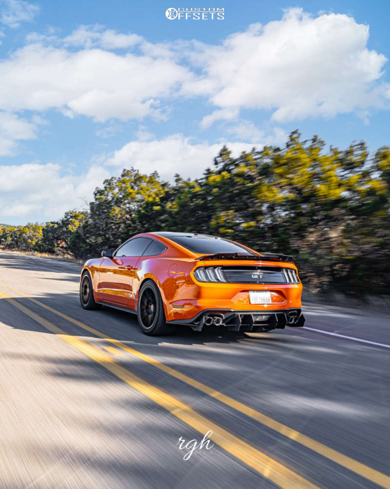2020 Ford Mustang with 20x9 30 Verde Axis and 275/35R20 Nitto Nt555 G2 ...
