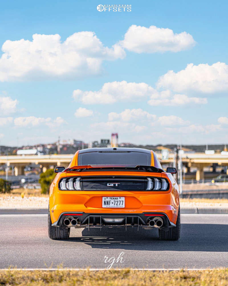 2020 Ford Mustang with 20x9 30 Verde Axis and 275/35R20 Nitto Nt555 G2 ...