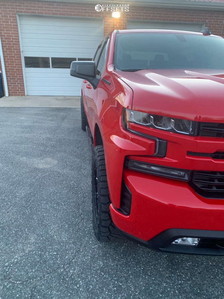 2019 Chevrolet Silverado 1500 with 20x9 1 Ultra Nemesis and 33/11.5R20 ...