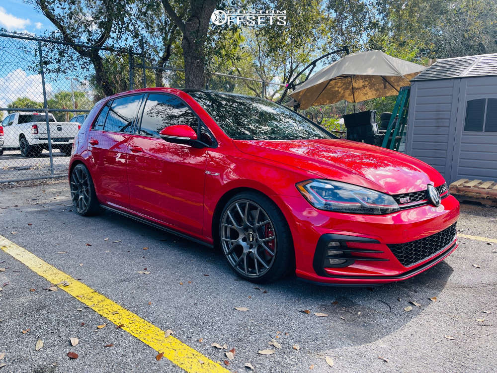 2020 Volkswagen GTI with 18x8.5 35 VMR V810 and 215/40R18 Kumho Crugen ...