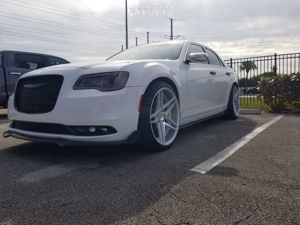 2019 Chrysler 300 with 22x10.5 25 Rosso Reactive and 265/35R22 Accelera ...