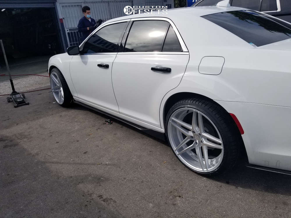 2019 Chrysler 300 with 22x10.5 25 Rosso Reactive and 265/35R22 Accelera ...