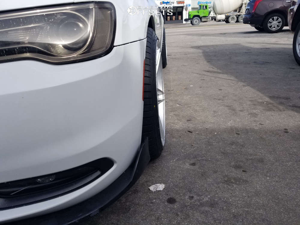 2019 Chrysler 300 with 22x10.5 25 Rosso Reactive and 265/35R22 Accelera ...