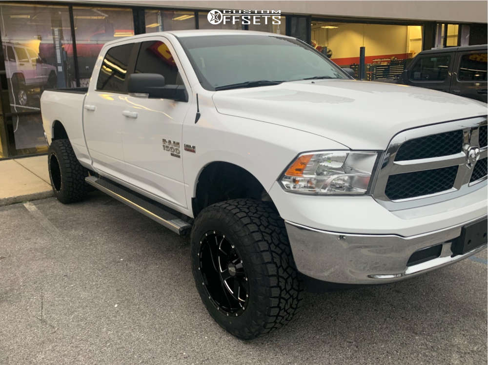 2020 Ram 1500 Classic with 20x12 -44 Moto Metal MO962 and 35/12.5R20 ...
