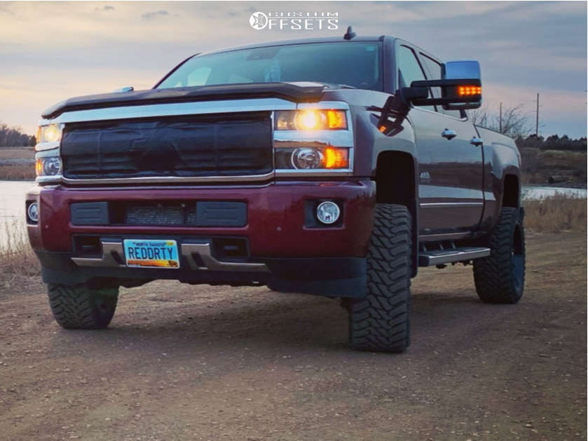 2016 Chevrolet Silverado 2500 HD with 22x10 -18 Fuel Runner and 33/12 ...