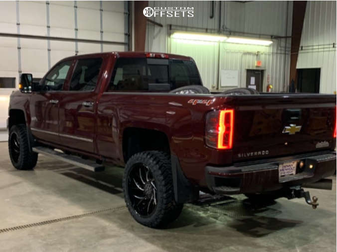 2016 Chevrolet Silverado 2500 HD with 22x10 -18 Fuel Runner and 33/12 ...