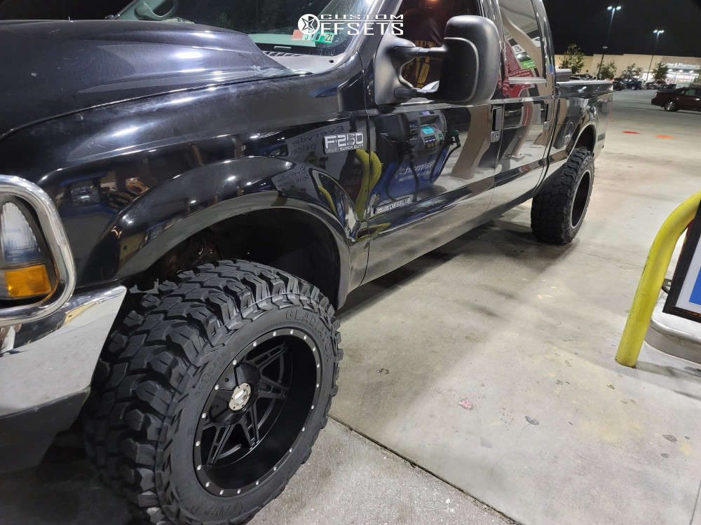 2002 Ford F-250 Super Duty with 20x11.5 -44 DX4 Skull and 35/12.5R20 ...