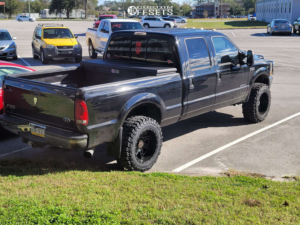 2002 Ford F-250 Super Duty with 20x11.5 -44 DX4 Skull and 35/12.5R20 ...