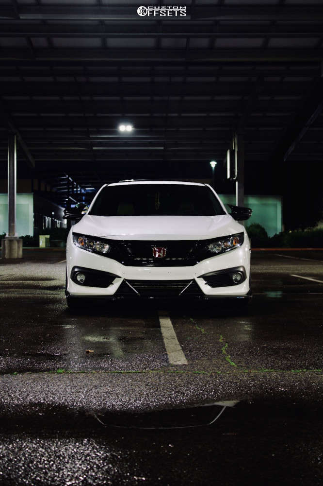 2018 Honda Civic with 18x8.5 35 AVID1 AV32 and 235/40R18 Federal SS595 ...