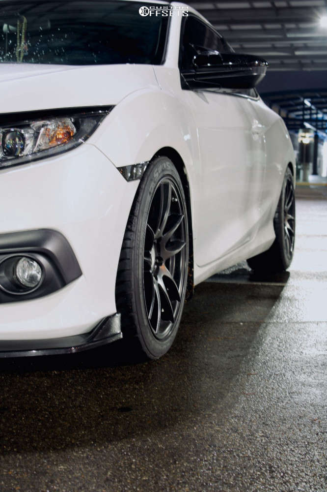 2018 Honda Civic with 18x8.5 35 AVID1 AV32 and 235/40R18 Federal SS595 ...