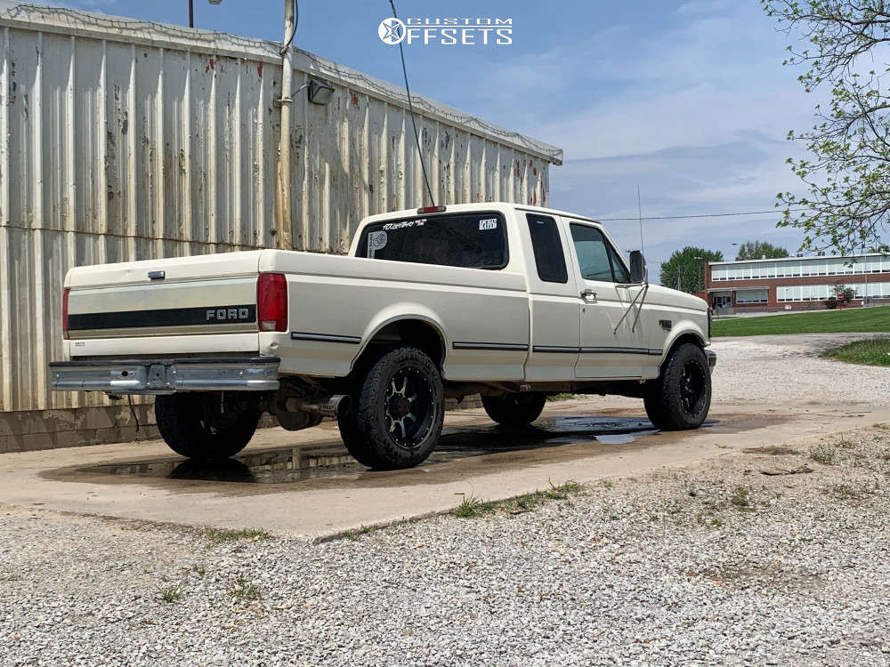 1995 Ford F-250 with 18x10 -24 Moto Metal Mo970 and 285/65R18 Venom ...